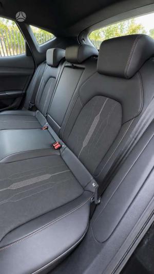Black Cupra Formentor 2022 in Vilnius, with an engine capacity of 1.98 L and mileage of 132 thousand km for 26500 €, photo 21 on AUTOMOTO.COM.LV