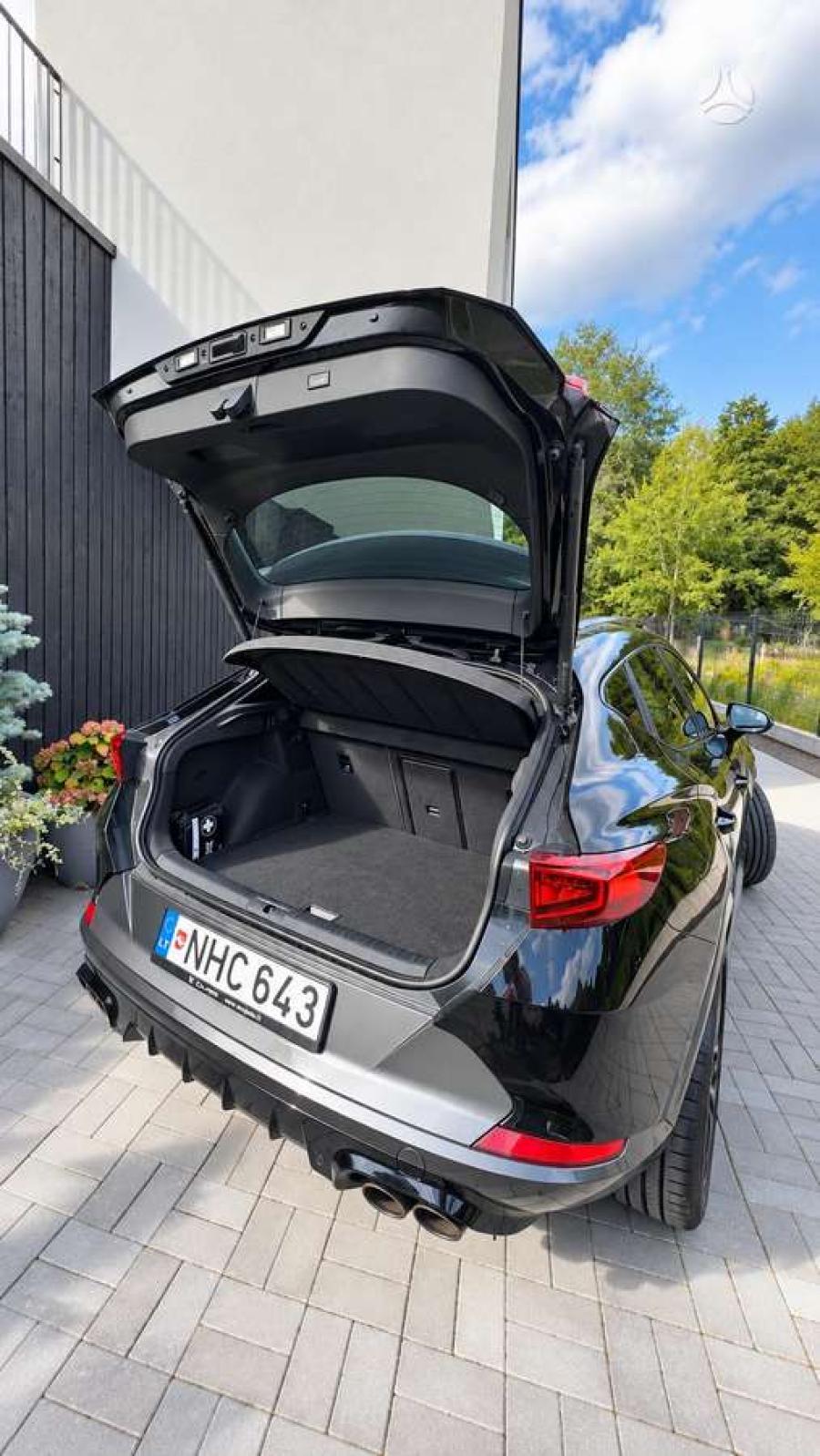 Black Cupra Formentor 2022 in Vilnius, with an engine capacity of 1.98 L and mileage of 132 thousand km for 26500 €, photo 24 on AUTOMOTO.COM.LV