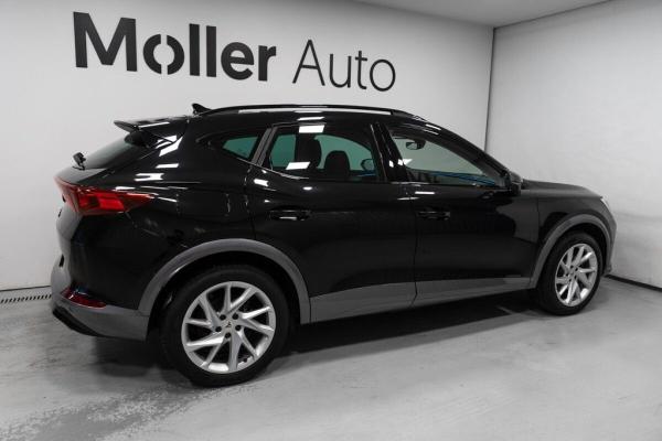 Black Cupra Formentor 2022 in Vilnius, with an engine capacity of 1.40 L and mileage of 102 thousand km for 23950 €, photo 5 on AUTOMOTO.COM.LV
