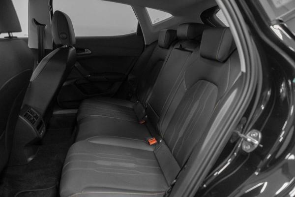 Black Cupra Formentor 2022 in Vilnius, with an engine capacity of 1.40 L and mileage of 102 thousand km for 23950 €, photo 7 on AUTOMOTO.COM.LV