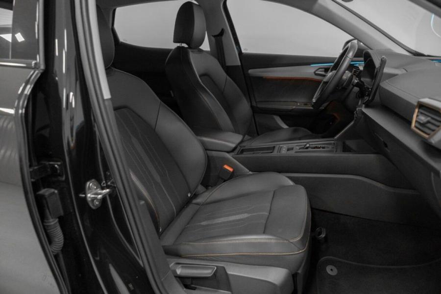 Melns Cupra Formentor 2022 Viļņa, ar dzinēja tilpumu 1.40 L un nobraukumu 102 tūkst. km par 23950 €, foto 8 vietnē AUTOMOTO.COM.LV