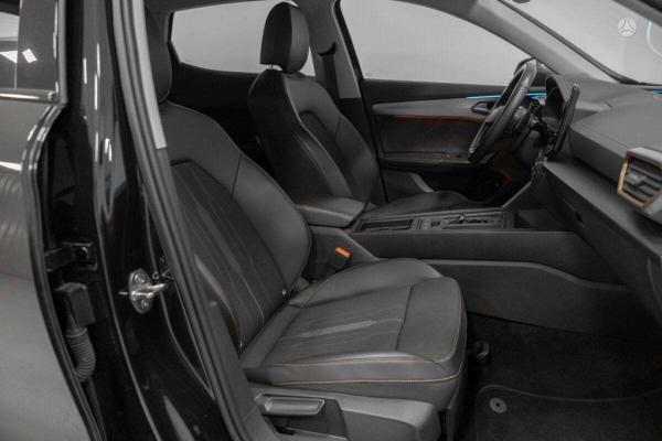 Black Cupra Formentor 2022 in Vilnius, with an engine capacity of 1.40 L and mileage of 102 thousand km for 23950 €, photo 8 on AUTOMOTO.COM.LV