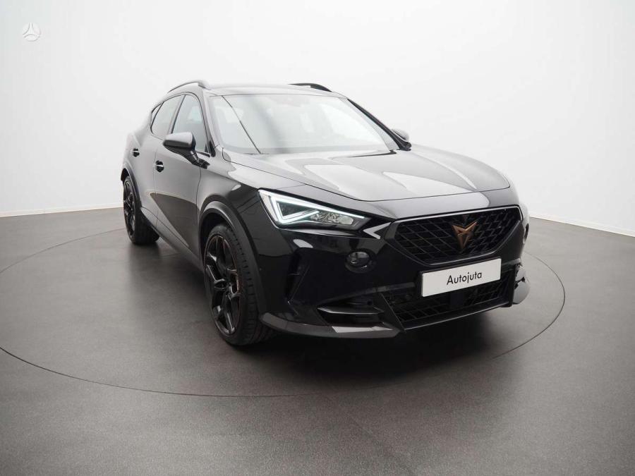Black Cupra Formentor 2022 in Vilnius, with an engine capacity of 2.48 L and mileage of 108 thousand km for 33900 €, photo 4 on AUTOMOTO.COM.LV