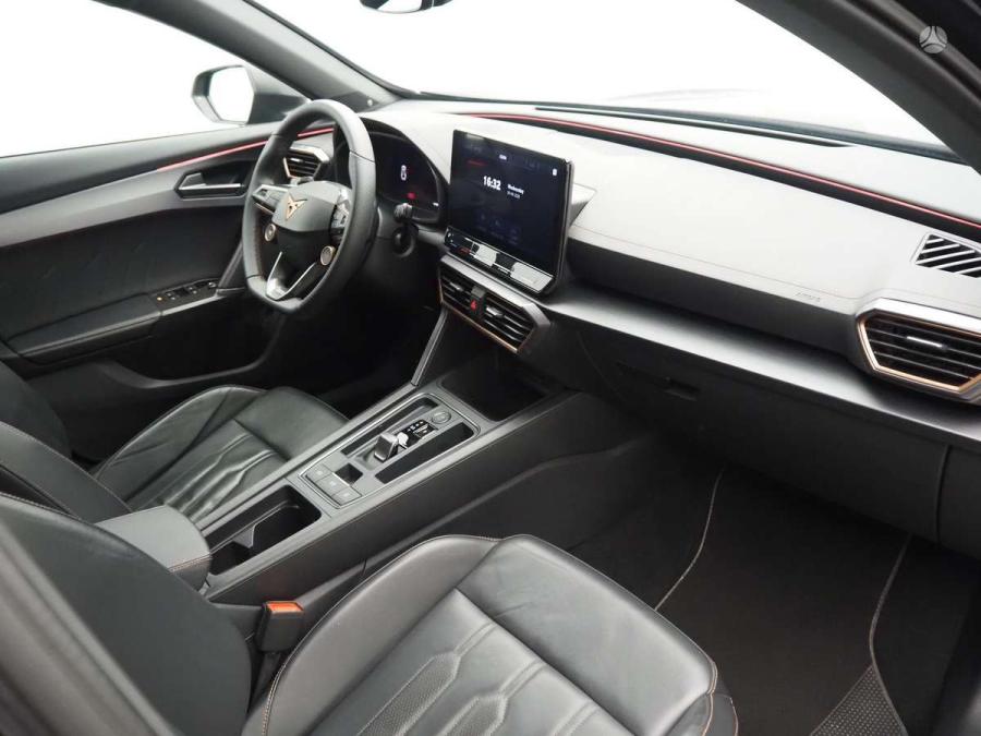 Black Cupra Formentor 2022 in Vilnius, with an engine capacity of 2.48 L and mileage of 108 thousand km for 33900 €, photo 12 on AUTOMOTO.COM.LV
