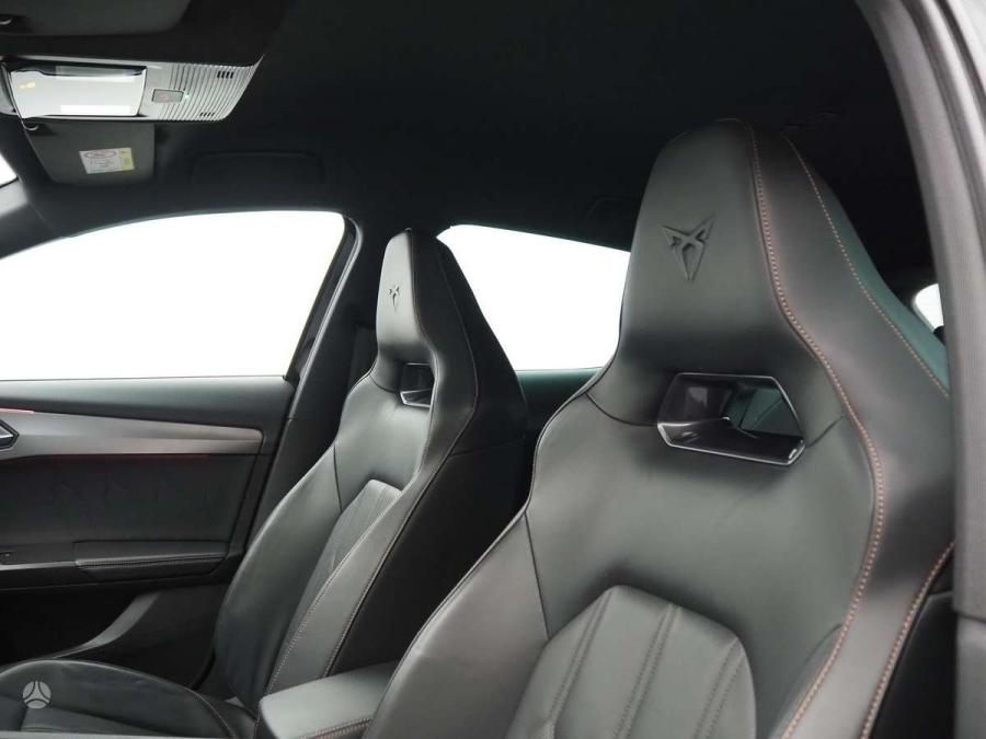 Black Cupra Formentor 2022 in Vilnius, with an engine capacity of 2.48 L and mileage of 108 thousand km for 33900 €, photo 17 on AUTOMOTO.COM.LV