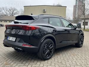 Melns Cupra Formentor 2023 Rīga, ar dzinēja tilpumu 2.00 L un nobraukumu 16 tūkst. km par 34000 €, foto 3 vietnē AUTOMOTO.COM.LV