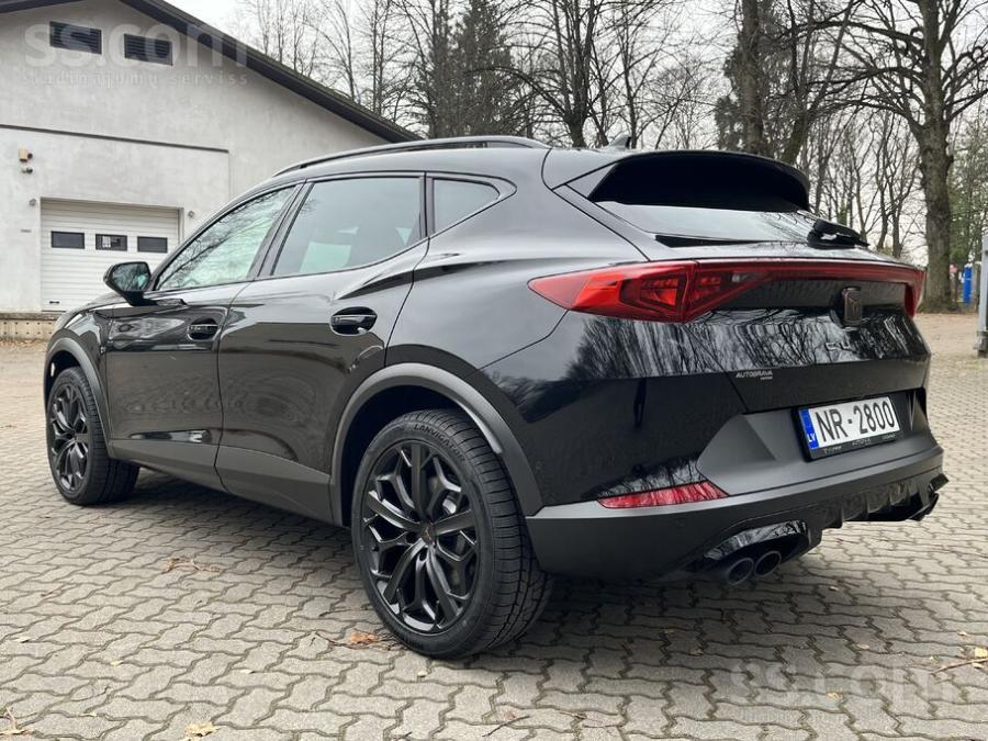 Melns Cupra Formentor 2023 Rīga, ar dzinēja tilpumu 2.00 L un nobraukumu 16 tūkst. km par 34000 €, foto 5 vietnē AUTOMOTO.COM.LV