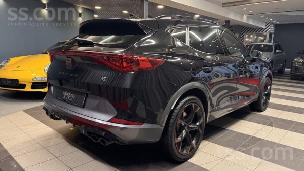 Черный Cupra Formentor 2023 в Рига, объемом двигателя 2.00 л и пробегом 35 тыс. км за 30990 €, фото 5 на AUTOMOTO.COM.LV