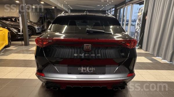 Черный Cupra Formentor 2023 в Рига, объемом двигателя 2.00 л и пробегом 35 тыс. км за 30990 €, фото 6 на AUTOMOTO.COM.LV