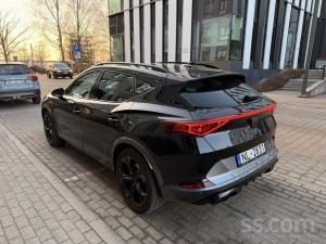 Черный Cupra Formentor 2023 в Рига, объемом двигателя 2.00 л и пробегом 34 тыс. км за 29500 €, фото 3 на AUTOMOTO.COM.LV