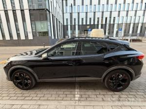 Черный Cupra Formentor 2023 в Рига, объемом двигателя 2.00 л и пробегом 34 тыс. км за 29500 €, фото 4 на AUTOMOTO.COM.LV