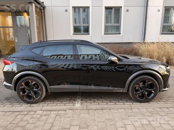 Black Cupra Formentor 2023 in Riga, with an engine capacity of 2.00 L and mileage of 34 thousand km for 29500 €, photo 4 on AUTOMOTO.COM.LV