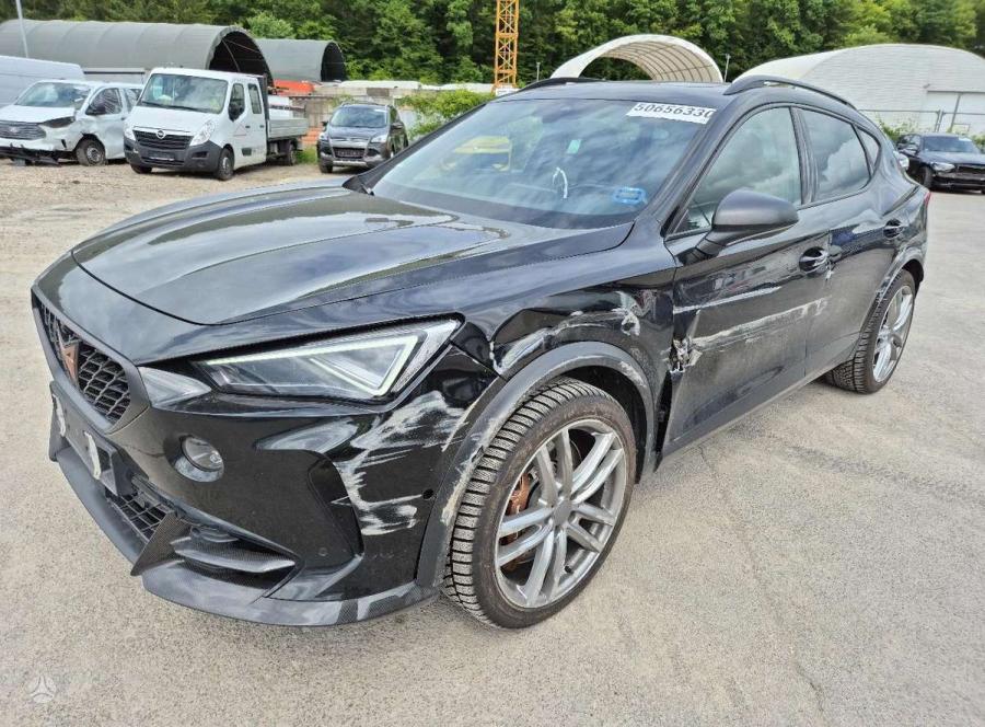 Black Cupra Formentor 2023 in Klaipeda, with an engine capacity of 2.48 L and mileage of 45 thousand km for 18100 €, photo 4 on AUTOMOTO.COM.LV