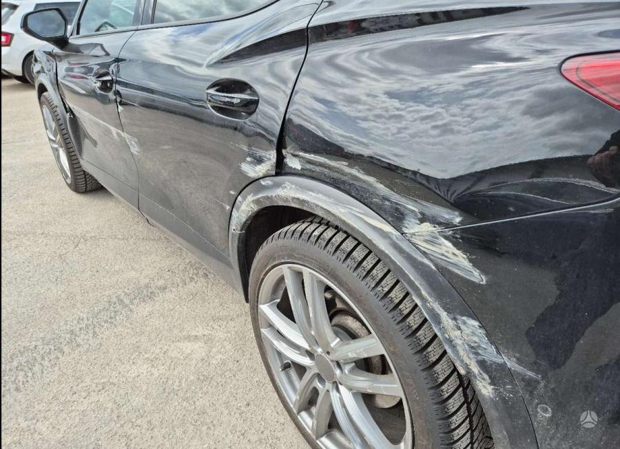 Black Cupra Formentor 2023 in Klaipeda, with an engine capacity of 2.48 L and mileage of 45 thousand km for 18100 €, photo 17 on AUTOMOTO.COM.LV