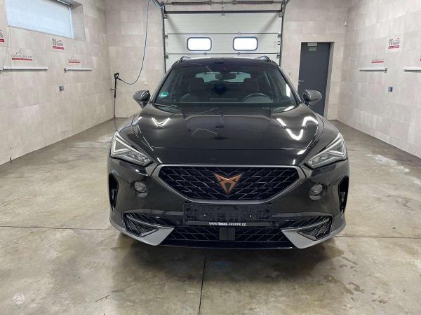 Melns Cupra Formentor 2023 Marijampole, ar dzinēja tilpumu 1.50 L un nobraukumu 97 tūkst. km par 23232 €, foto 2 vietnē AUTOMOTO.COM.LV