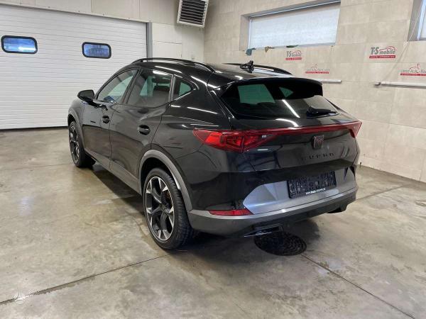 Melns Cupra Formentor 2023 Marijampole, ar dzinēja tilpumu 1.50 L un nobraukumu 97 tūkst. km par 23232 €, foto 4 vietnē AUTOMOTO.COM.LV