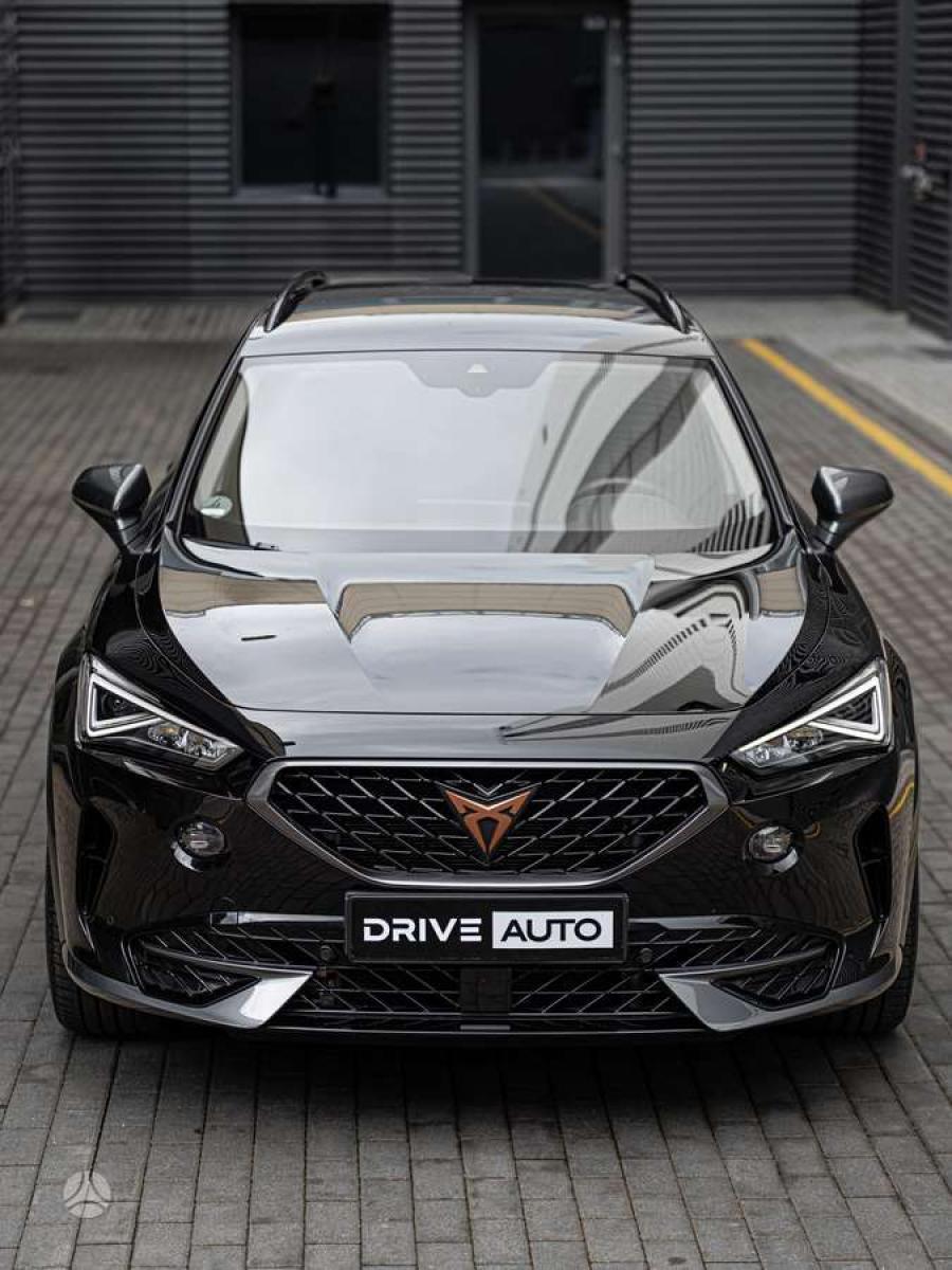 Черный Cupra Formentor 2023 в Вильнюс, объемом двигателя 1.40 л и пробегом 63 тыс. км за 23490 €, фото 5 на AUTOMOTO.COM.LV