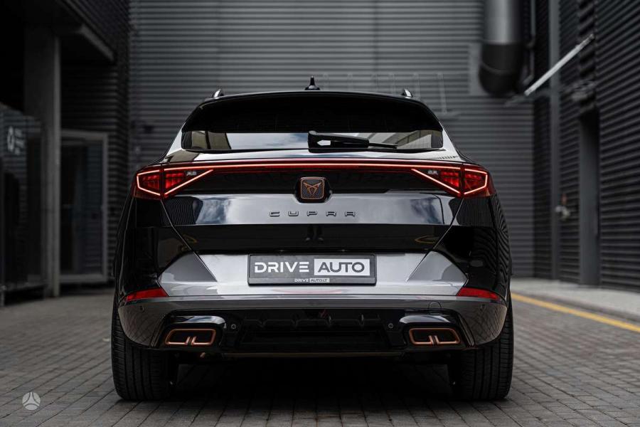 Черный Cupra Formentor 2023 в Вильнюс, объемом двигателя 1.40 л и пробегом 63 тыс. км за 23490 €, фото 11 на AUTOMOTO.COM.LV