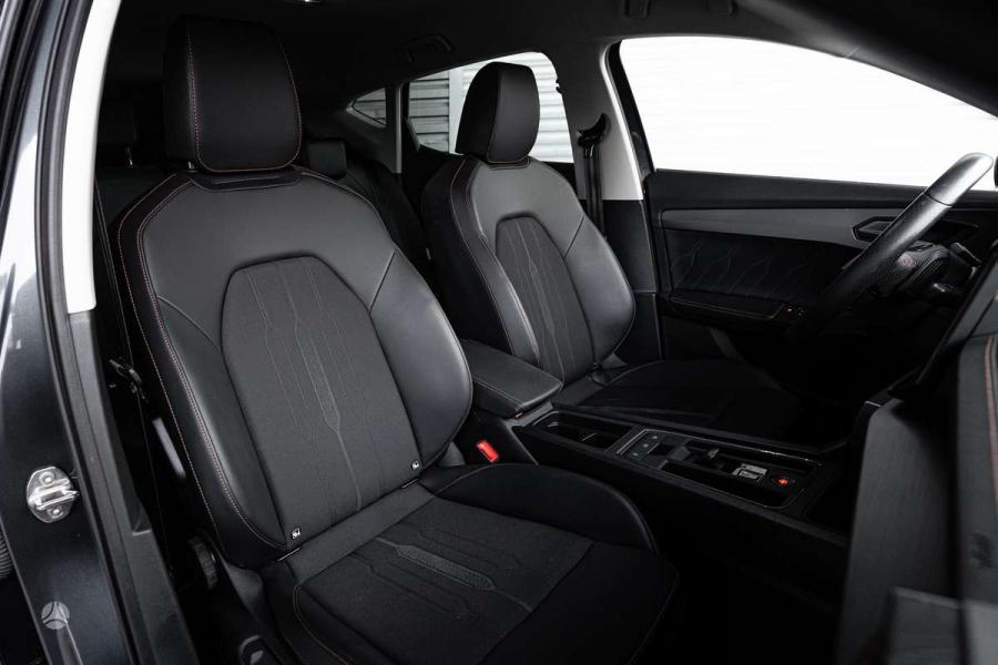 Черный Cupra Formentor 2023 в Вильнюс, объемом двигателя 1.40 л и пробегом 63 тыс. км за 23490 €, фото 20 на AUTOMOTO.COM.LV