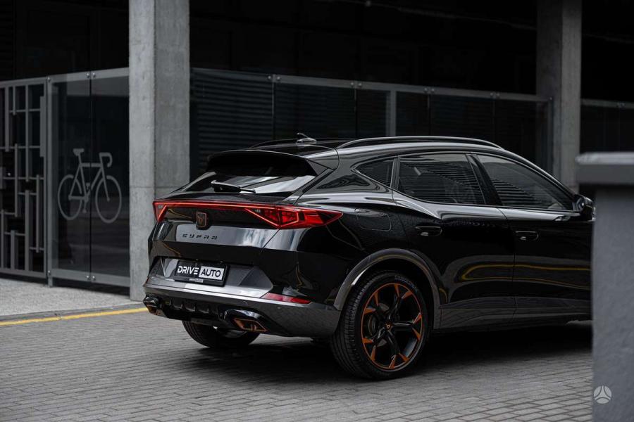 Черный Cupra Formentor 2023 в Вильнюс, объемом двигателя 1.40 л и пробегом 63 тыс. км за 23490 €, фото 33 на AUTOMOTO.COM.LV
