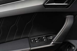 Черный Cupra Formentor 2023 в Вильнюс, объемом двигателя 1.40 л и пробегом 63 тыс. км за 23490 €, фото 35 на AUTOMOTO.COM.LV