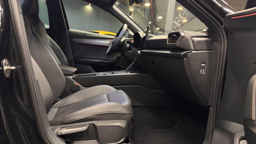 Melns Cupra Formentor 2023 Rīga, ar dzinēja tilpumu 2.00 L un nobraukumu 35 tūkst. km par 30990 €, foto 10 vietnē AUTOMOTO.COM.LV