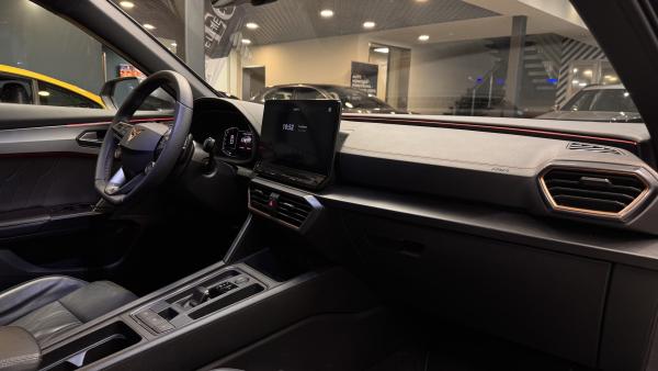 Melns Cupra Formentor 2023 Rīga, ar dzinēja tilpumu 2.00 L un nobraukumu 35 tūkst. km par 30990 €, foto 10 vietnē AUTOMOTO.COM.LV