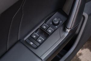 Melns Cupra Formentor 2023 Jelgava, ar dzinēja tilpumu 2.00 L un nobraukumu 85 tūkst. km par 25900 €, foto 9 vietnē AUTOMOTO.COM.LV