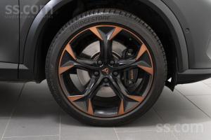 Melns Cupra Formentor 2023 Rīga, ar dzinēja tilpumu 2.00 L un nobraukumu 54 tūkst. km par 27500 €, foto 16 vietnē AUTOMOTO.COM.LV