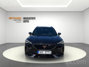Черный Cupra Formentor 2023 в Рига, объемом двигателя 1.50 л и пробегом 24 тыс. км за 24990 €, фото 3 на AUTOMOTO.COM.LV