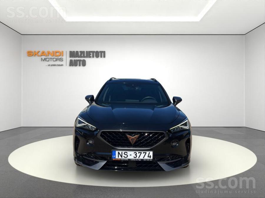 Черный Cupra Formentor 2023 в Рига, объемом двигателя 1.50 л и пробегом 24 тыс. км за 24990 €, фото 3 на AUTOMOTO.COM.LV