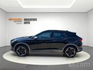 Черный Cupra Formentor 2023 в Рига, объемом двигателя 1.50 л и пробегом 24 тыс. км за 24990 €, фото 4 на AUTOMOTO.COM.LV