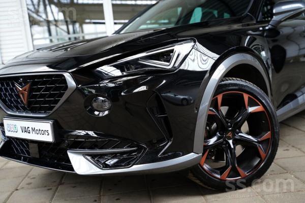 Melns Cupra Formentor 2023 Rīga, ar dzinēja tilpumu 2.00 L un nobraukumu 35 tūkst. km par 29990 €, foto 2 vietnē AUTOMOTO.COM.LV