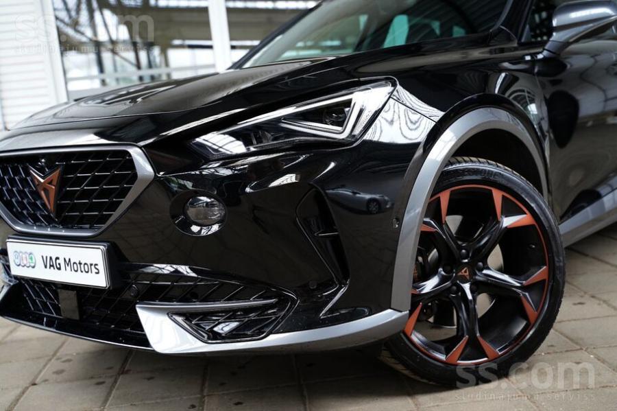 Black Cupra Formentor 2023 in Riga, with an engine capacity of 2.00 L and mileage of 35 thousand km for 29990 €, photo 3 on AUTOMOTO.COM.LV