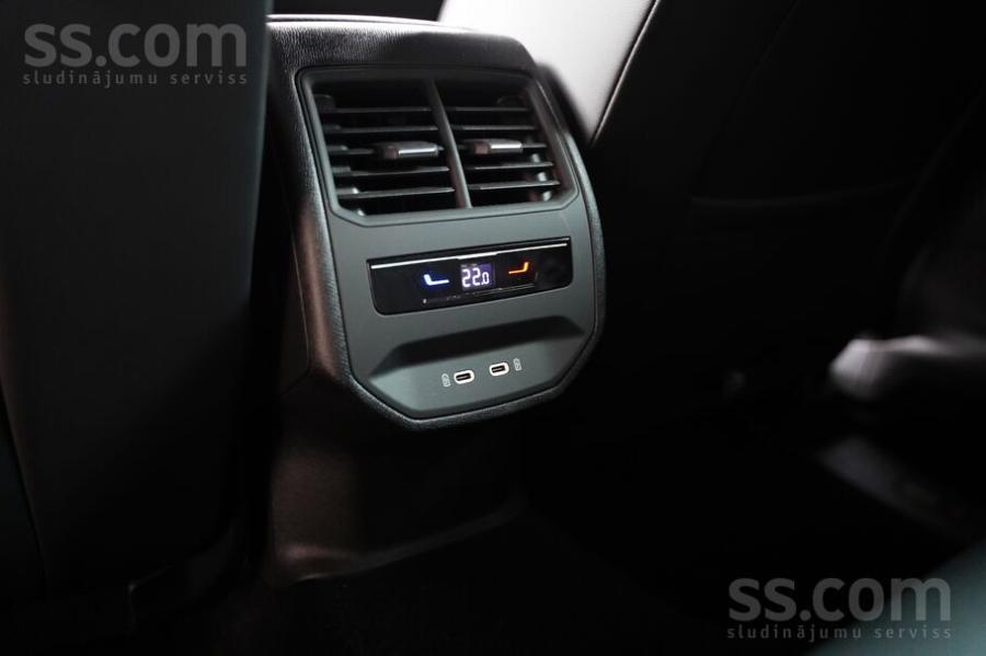 Black Cupra Formentor 2023 in Riga, with an engine capacity of 2.00 L and mileage of 35 thousand km for 29990 €, photo 16 on AUTOMOTO.COM.LV