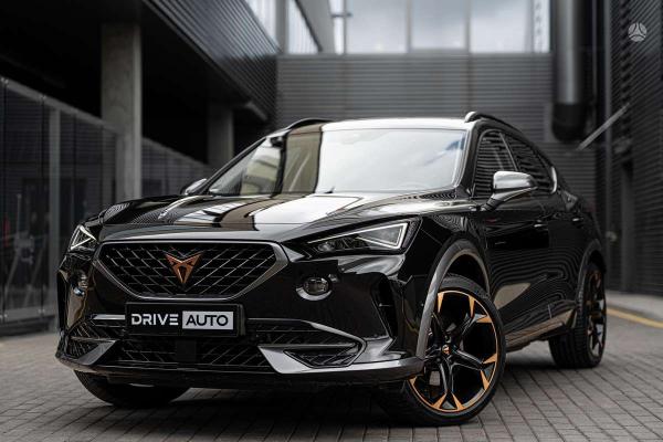 Черный Cupra Formentor 2023 в Вильнюс, объемом двигателя 1.40 л и пробегом 23 тыс. км за 23900 €, фото 1 на AUTOMOTO.COM.LV