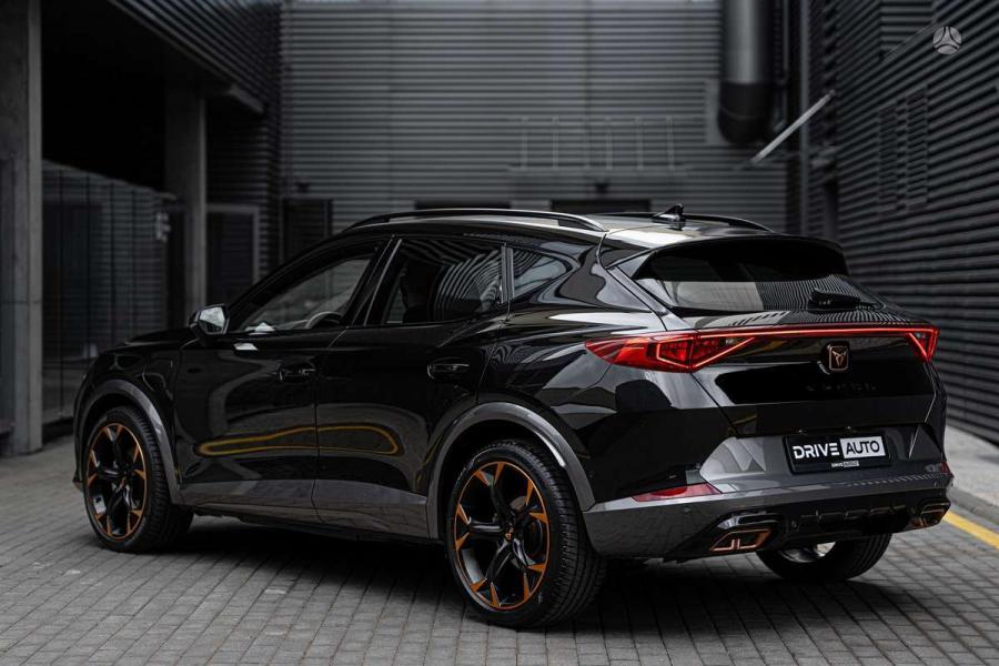 Черный Cupra Formentor 2023 в Вильнюс, объемом двигателя 1.40 л и пробегом 23 тыс. км за 23900 €, фото 14 на AUTOMOTO.COM.LV