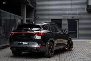 Черный Cupra Formentor 2023 в Вильнюс, объемом двигателя 1.40 л и пробегом 23 тыс. км за 23900 €, фото 16 на AUTOMOTO.COM.LV