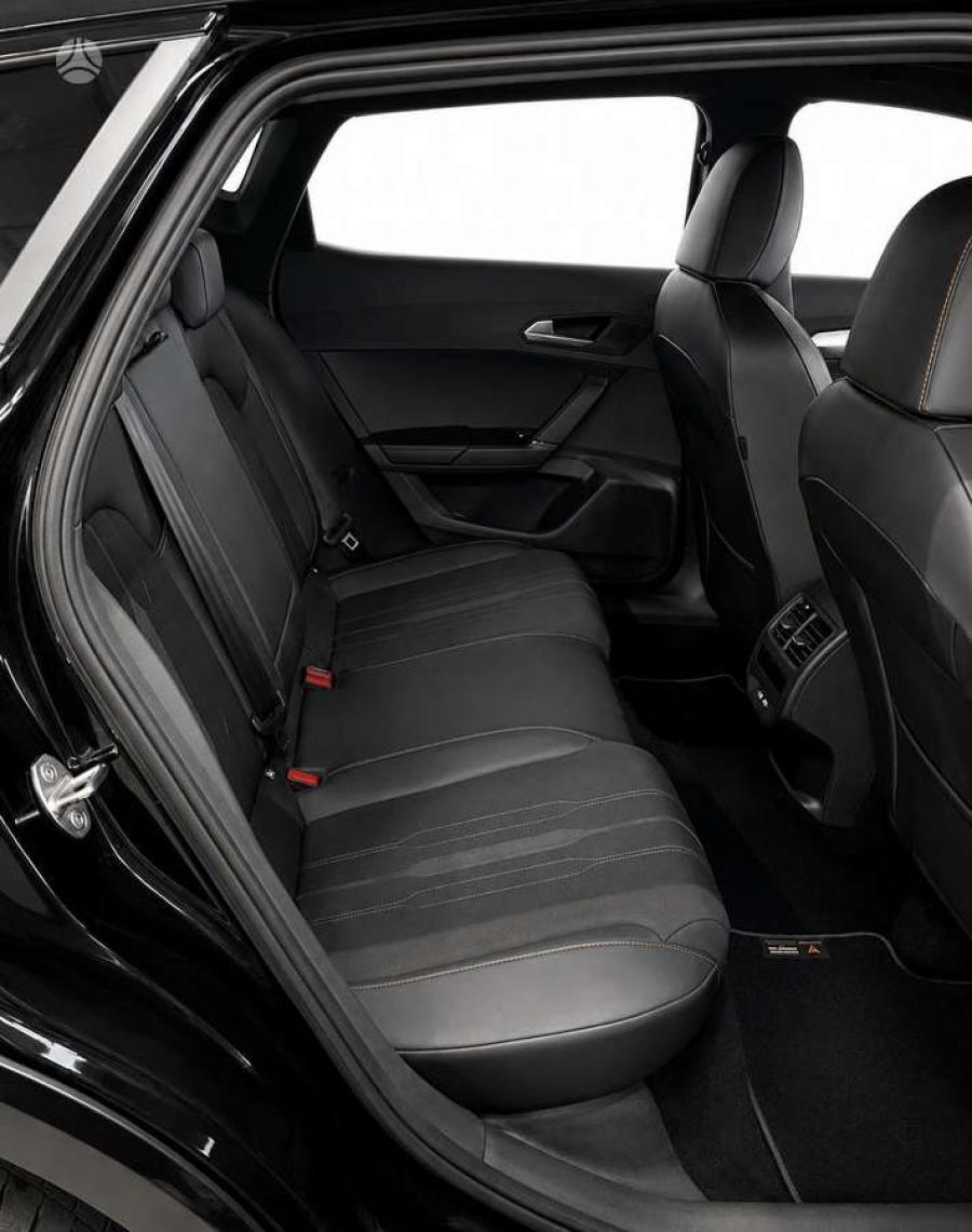 Black Cupra Formentor 2023 in Kaunas, with an engine capacity of 1.40 L and mileage of 68 thousand km for 24900 €, photo 8 on AUTOMOTO.COM.LV