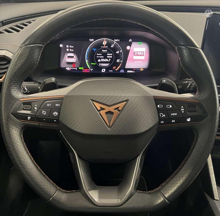 Black Cupra Formentor 2023 in Kaunas, with an engine capacity of 1.40 L and mileage of 68 thousand km for 24900 €, photo 10 on AUTOMOTO.COM.LV