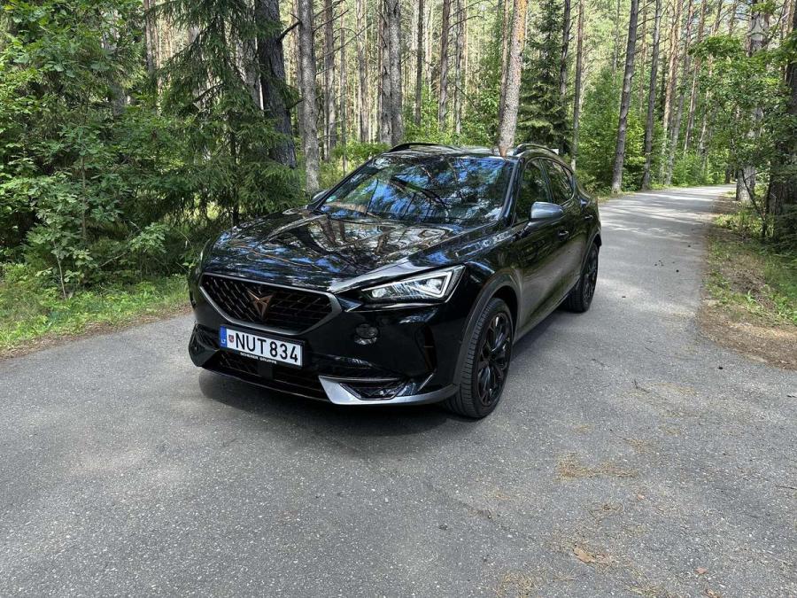 Melns Cupra Formentor 2023 Viļņa, ar dzinēja tilpumu 1.98 L un nobraukumu 27 tūkst. km par 23900 €, foto 1 vietnē AUTOMOTO.COM.LV