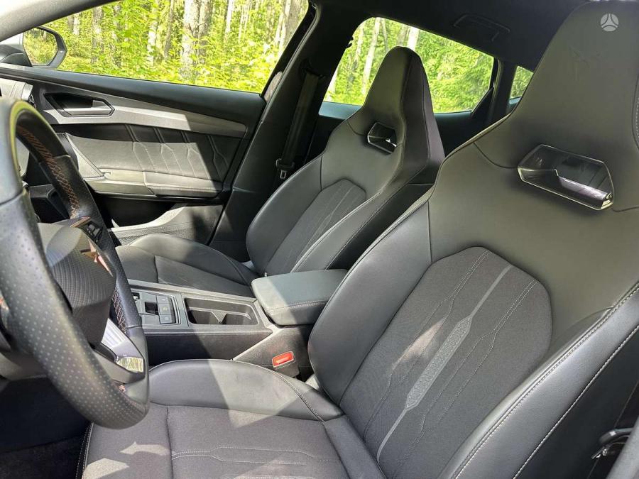 Melns Cupra Formentor 2023 Viļņa, ar dzinēja tilpumu 1.98 L un nobraukumu 27 tūkst. km par 23900 €, foto 11 vietnē AUTOMOTO.COM.LV