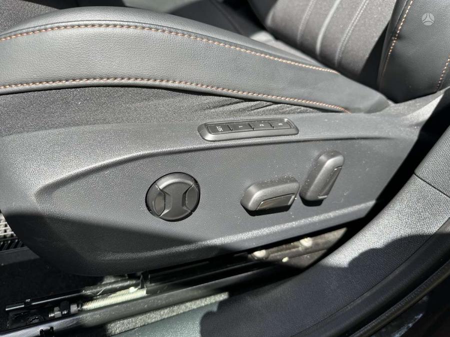 Melns Cupra Formentor 2023 Viļņa, ar dzinēja tilpumu 1.98 L un nobraukumu 27 tūkst. km par 23900 €, foto 14 vietnē AUTOMOTO.COM.LV