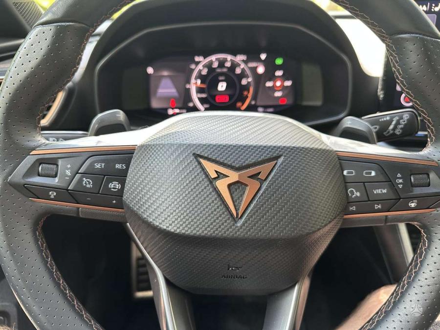 Melns Cupra Formentor 2023 Viļņa, ar dzinēja tilpumu 1.98 L un nobraukumu 27 tūkst. km par 23900 €, foto 17 vietnē AUTOMOTO.COM.LV