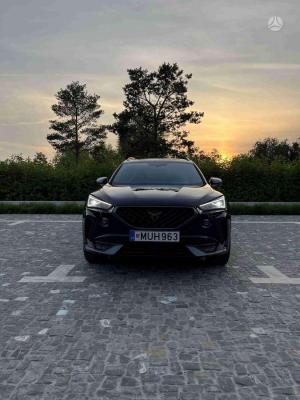 Черный Cupra Formentor 2023 в Радвилишкис, объемом двигателя 1.50 л и пробегом 28 тыс. км за 25500 €, фото  на AUTOMOTO.COM.LV