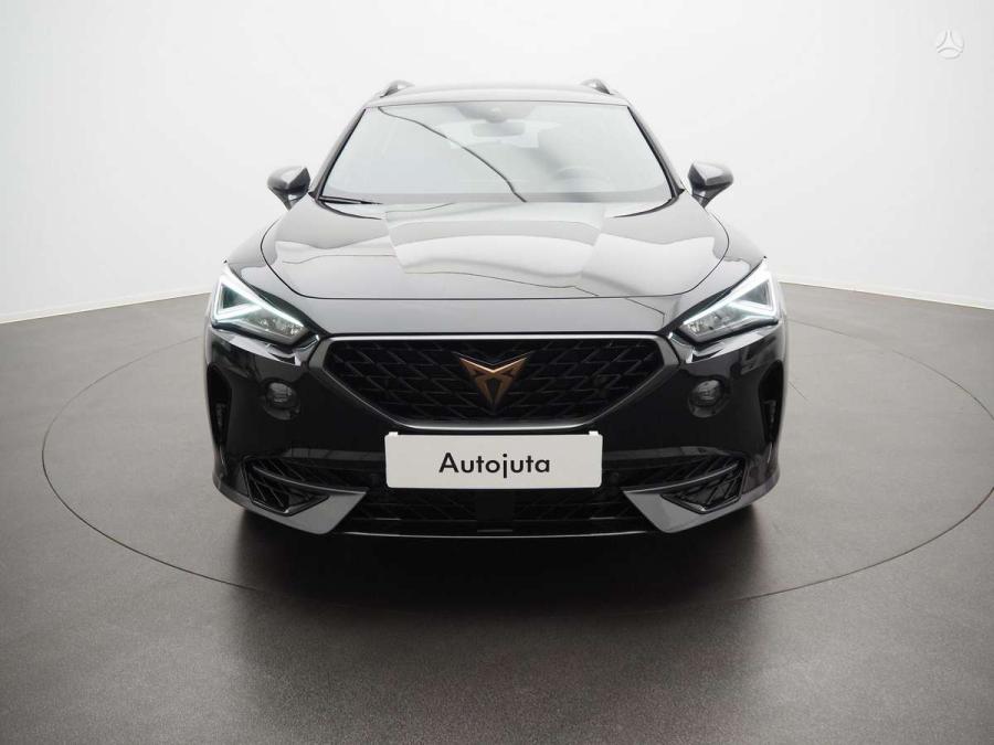 Черный Cupra Formentor 2023 в Вильнюс, объемом двигателя 1.98 л и пробегом 58 тыс. км за 27500 €, фото 3 на AUTOMOTO.COM.LV