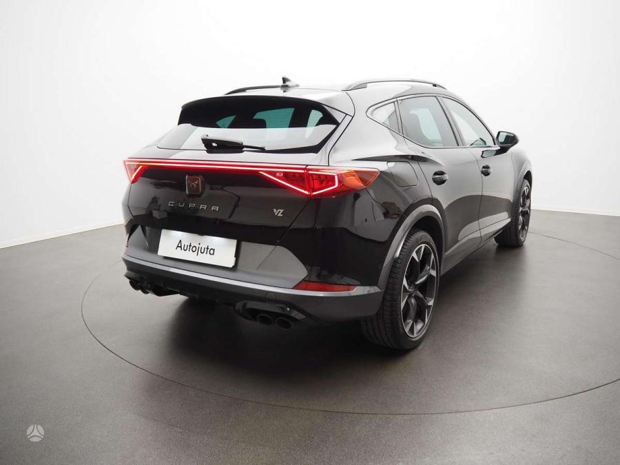 Черный Cupra Formentor 2023 в Вильнюс, объемом двигателя 1.98 л и пробегом 58 тыс. км за 27500 €, фото 5 на AUTOMOTO.COM.LV