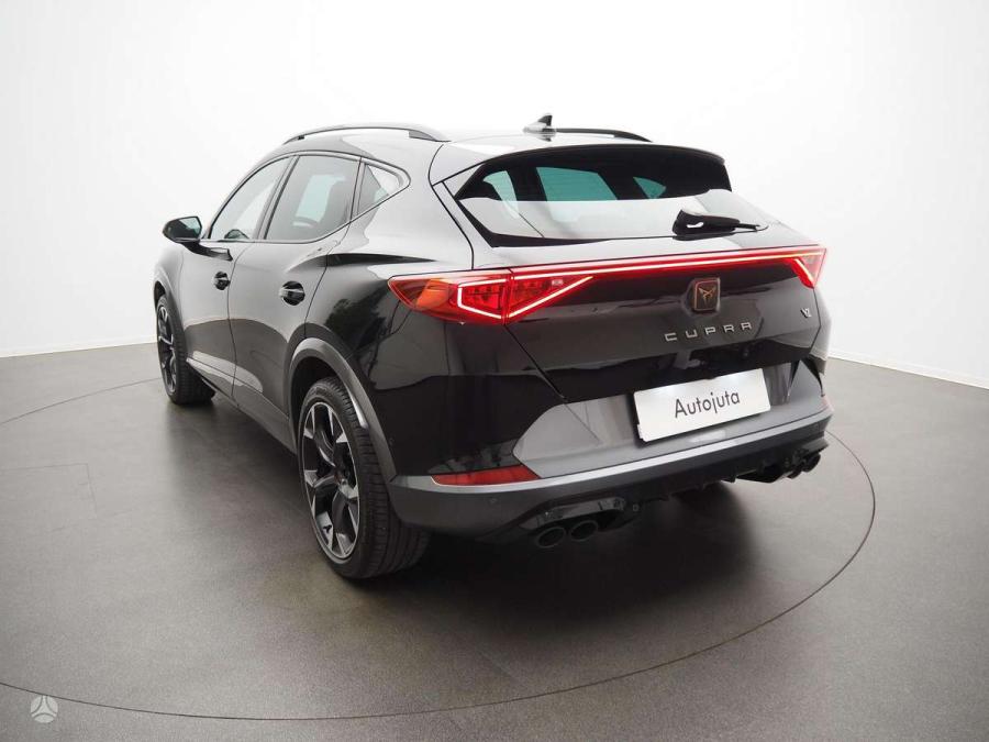 Черный Cupra Formentor 2023 в Вильнюс, объемом двигателя 1.98 л и пробегом 58 тыс. км за 27500 €, фото 7 на AUTOMOTO.COM.LV