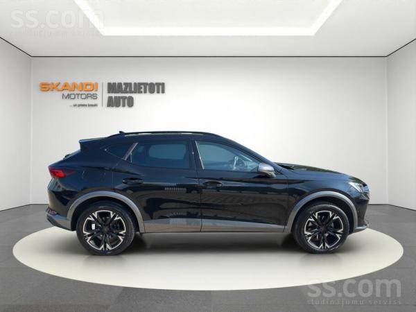 Black Cupra Formentor 2023 in Riga, with an engine capacity of 1.50 L and mileage of 35 thousand km for 29490 €, photo 8 on AUTOMOTO.COM.LV