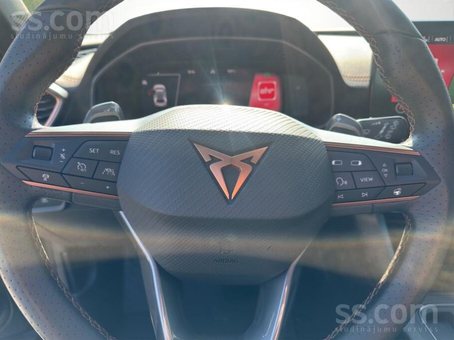 Черный Cupra Formentor 2023 в Рига, объемом двигателя 1.50 л и пробегом 35 тыс. км за 29490 €, фото 11 на AUTOMOTO.COM.LV